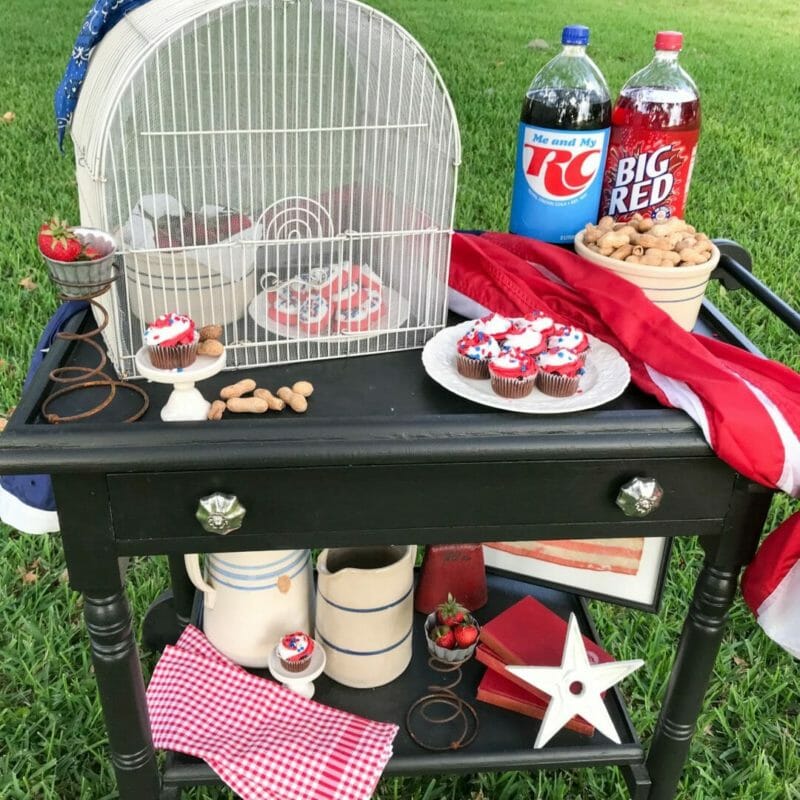 A snack cart with Patriotic Pizazz - County Road 407